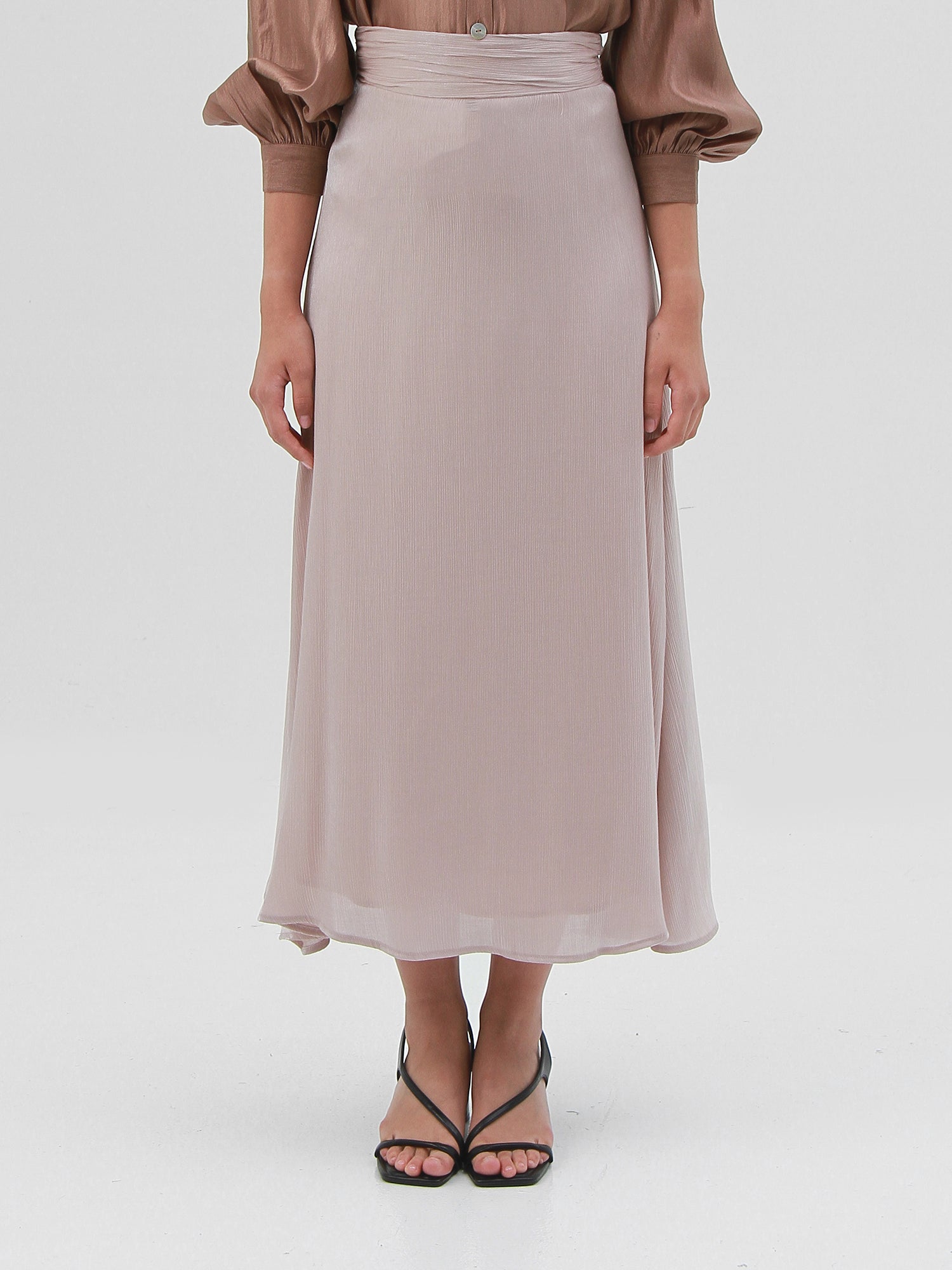 RAEA - Crafting Elegance, Made for Your Journey